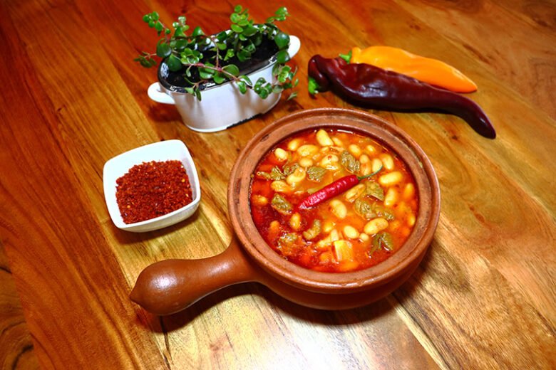Turkish White Bean Stew (Kuru Fasulye) Recipe - Turkishfood.ca